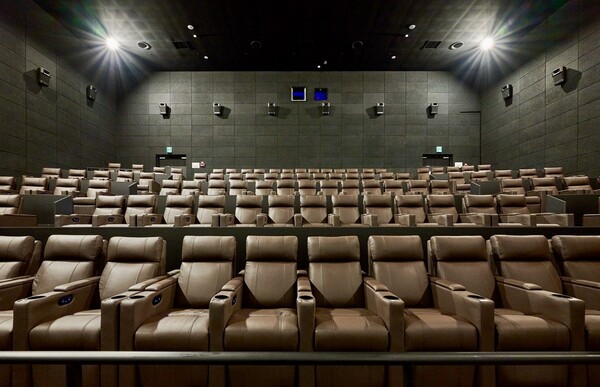 CGV "올해 18개 극장·70개 상영관 리클라이너 좌석 도입"